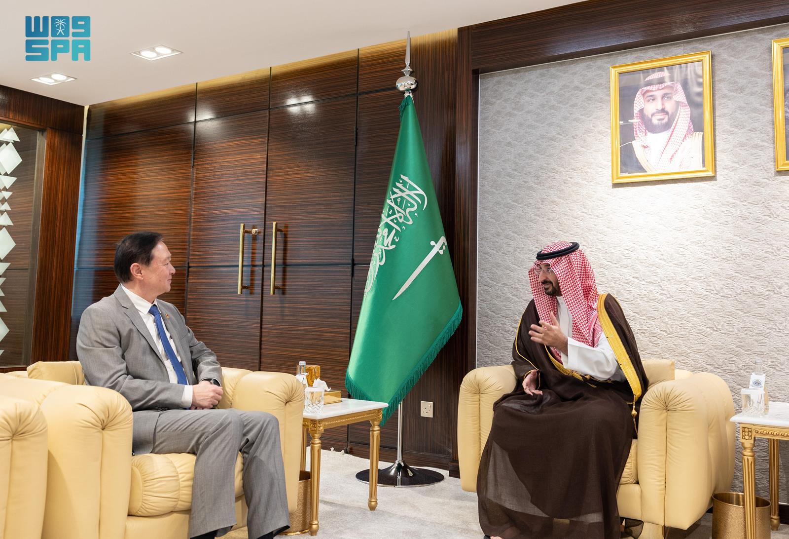 Saudi Minister of National Guard Meets with Chinese Ambassador