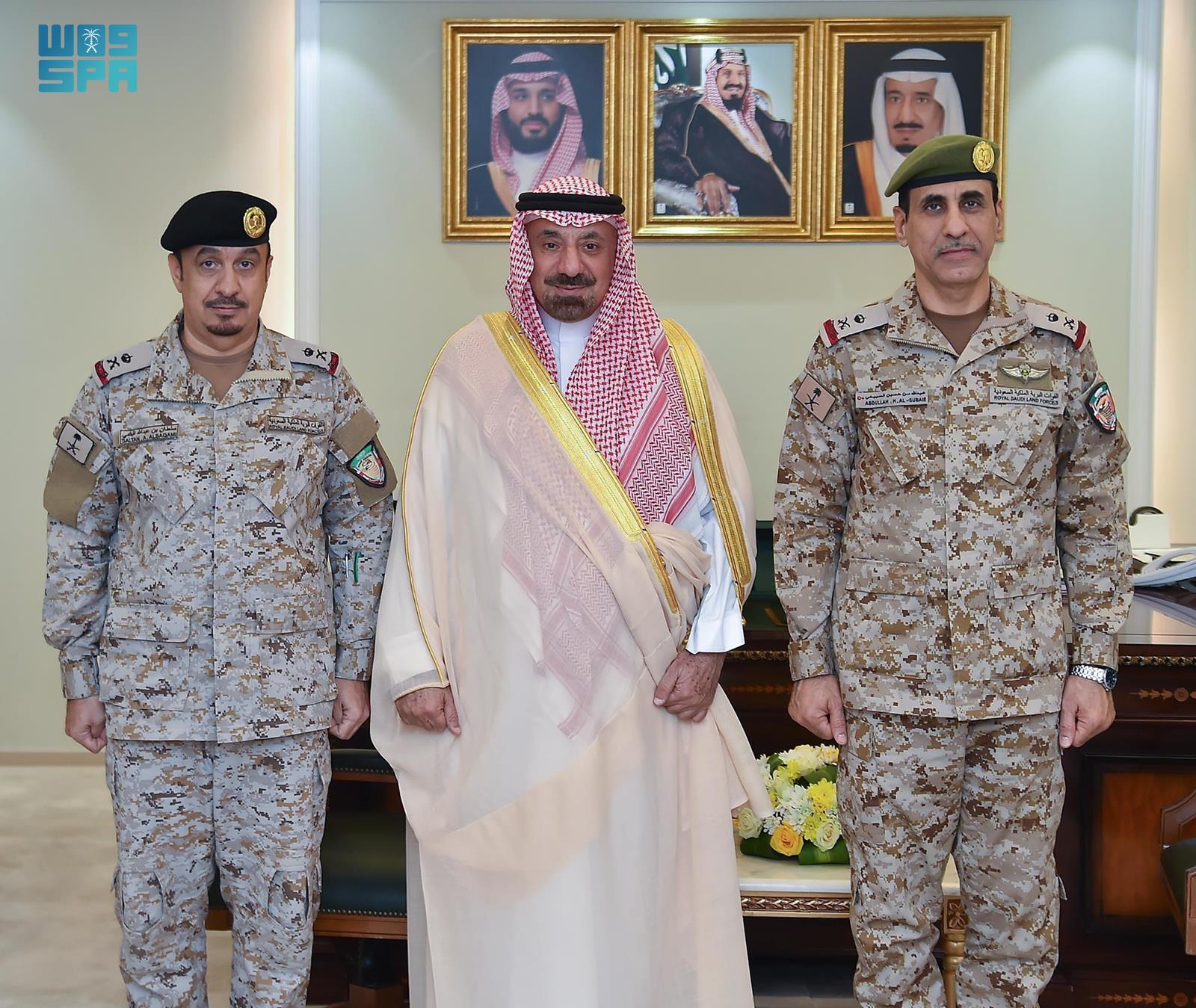 عام/ أمير نجران يكرم مساعد قائد المنطقة الجنوبية