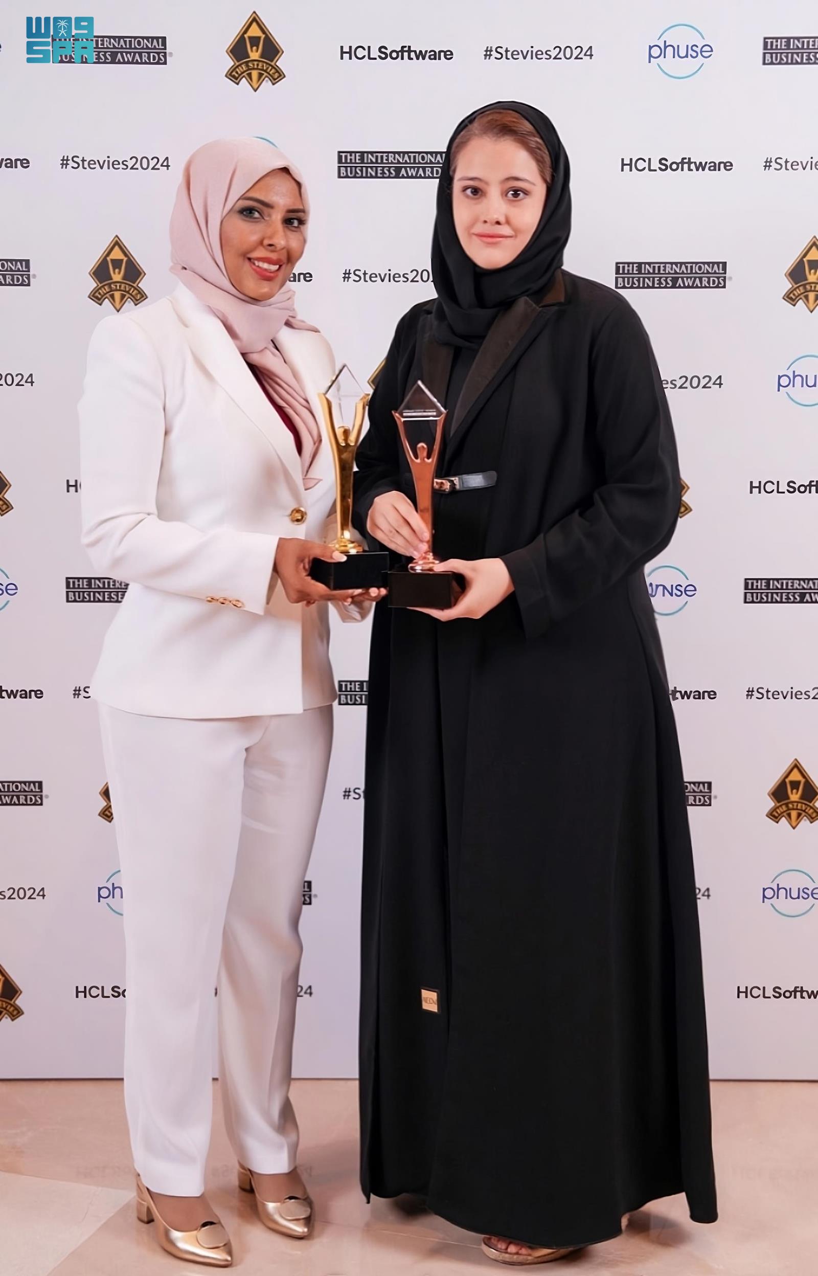 صحي / التخصصي : يفوز بالجائزة الذهبية وأربع برونزيات من "ستيفي الدولية" لتبنيه إستراتيجيات توظيف ...