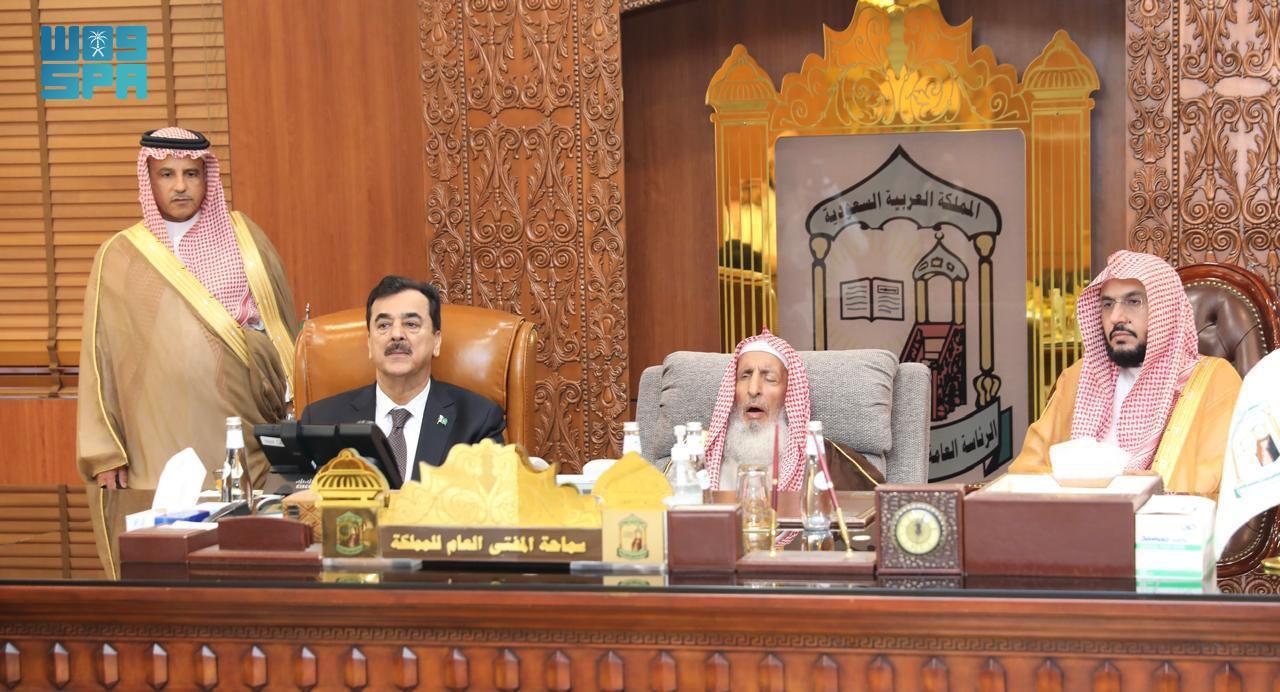 Grand Mufti of Saudi Arabia Receives Chairman of Pakistan's Senate