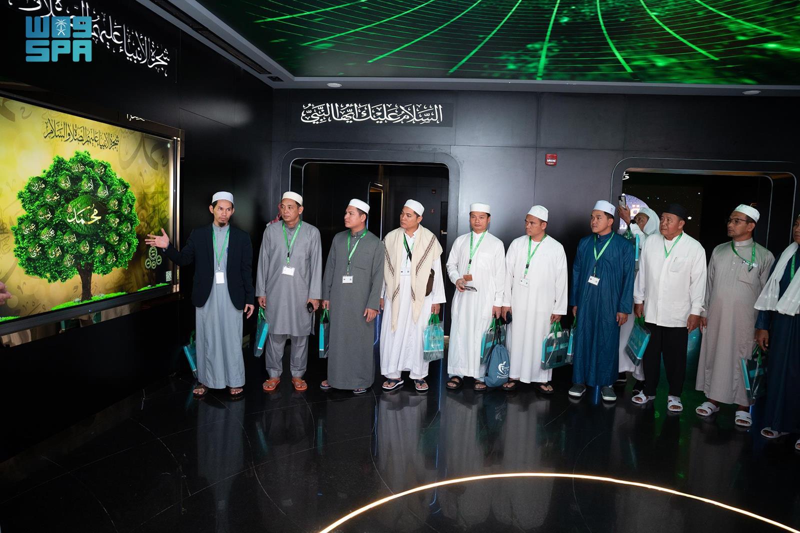 Guests of the Custodian of the Two Holy Mosques' Program Visit Prophet ...