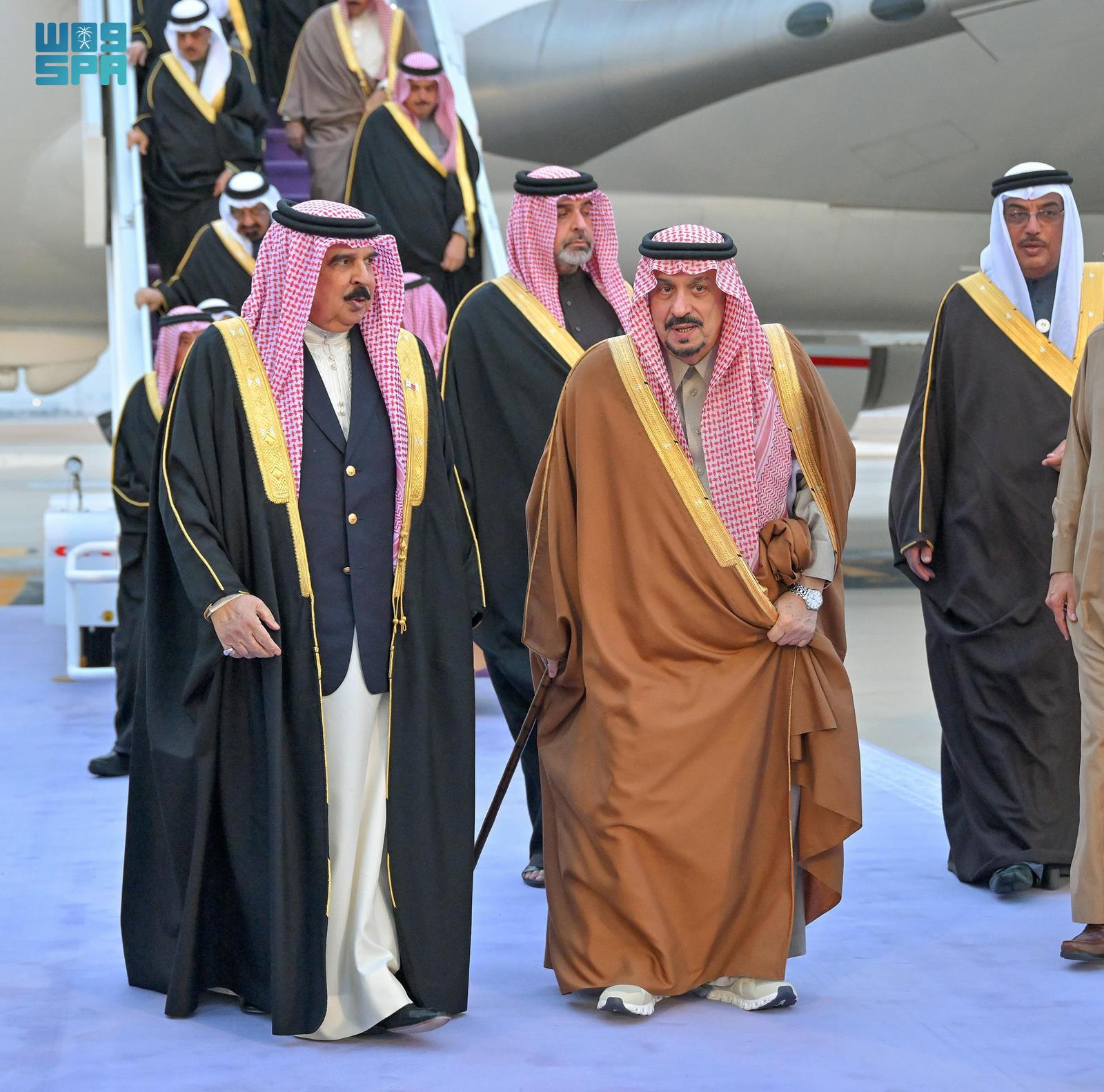 King of Bahrain Arrives in Riyadh
