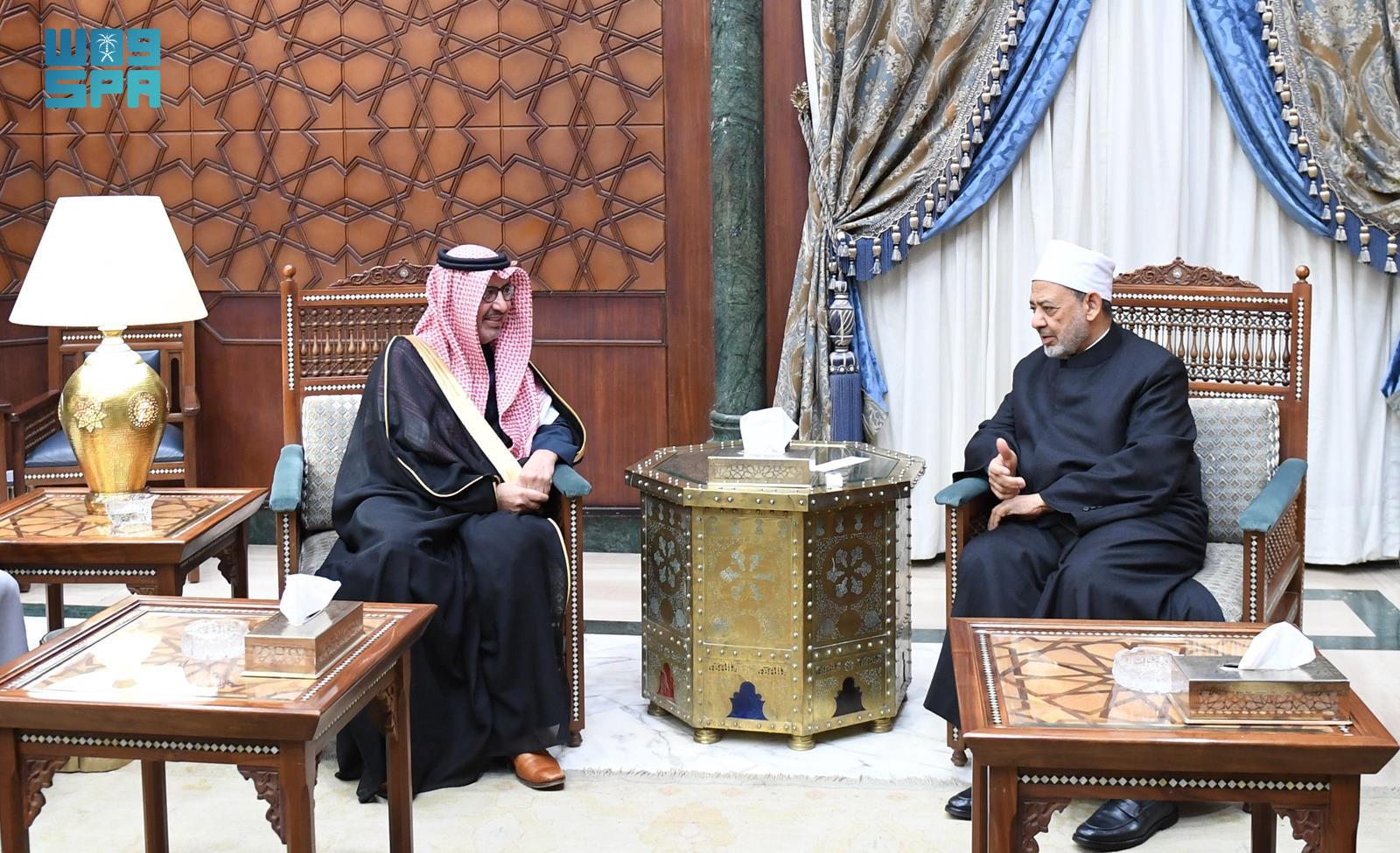 Al-Azhar Grand Imam Receives Saudi Ambassador to Egypt