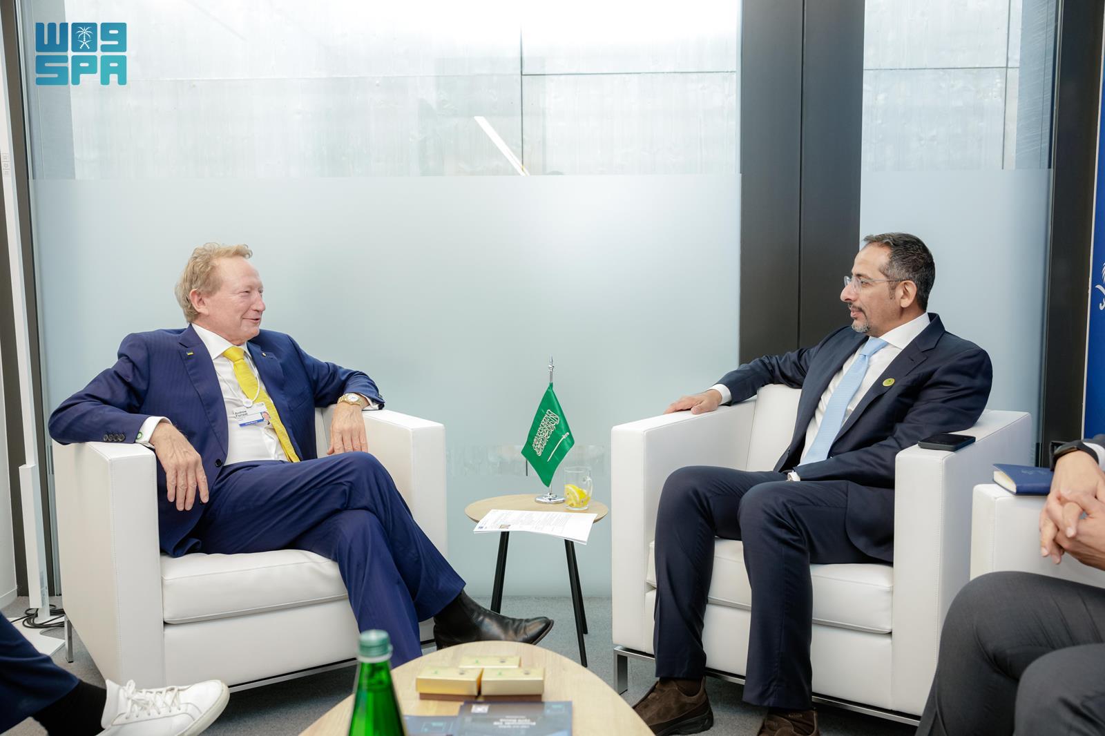 Industry Minister Discusses Mining, Strategic Industries Opportunities with Global Companies