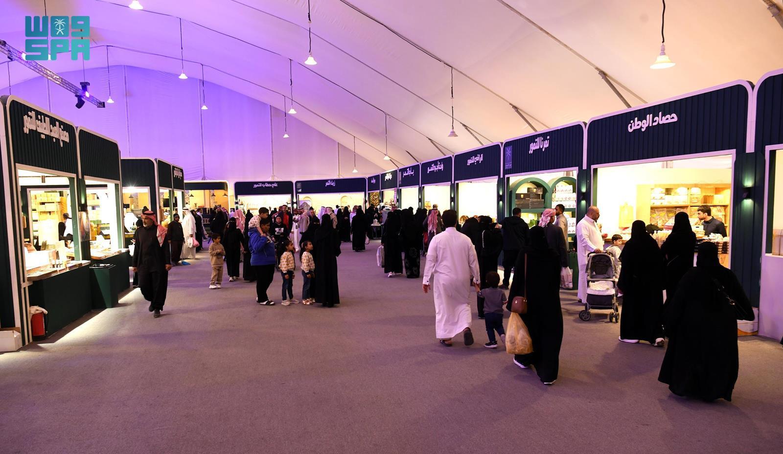 Al-Ahsa Factory Dates Festival Draws Huge Crowds