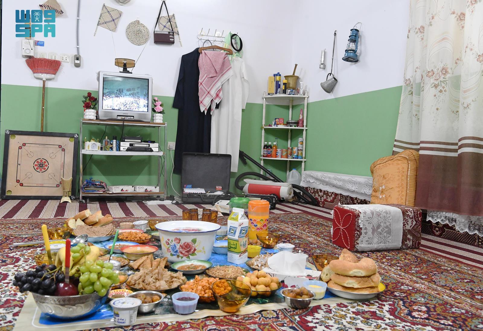 Saudi Man Recreates Nostalgic Ramadan Iftar in 'Eighties Majlis'