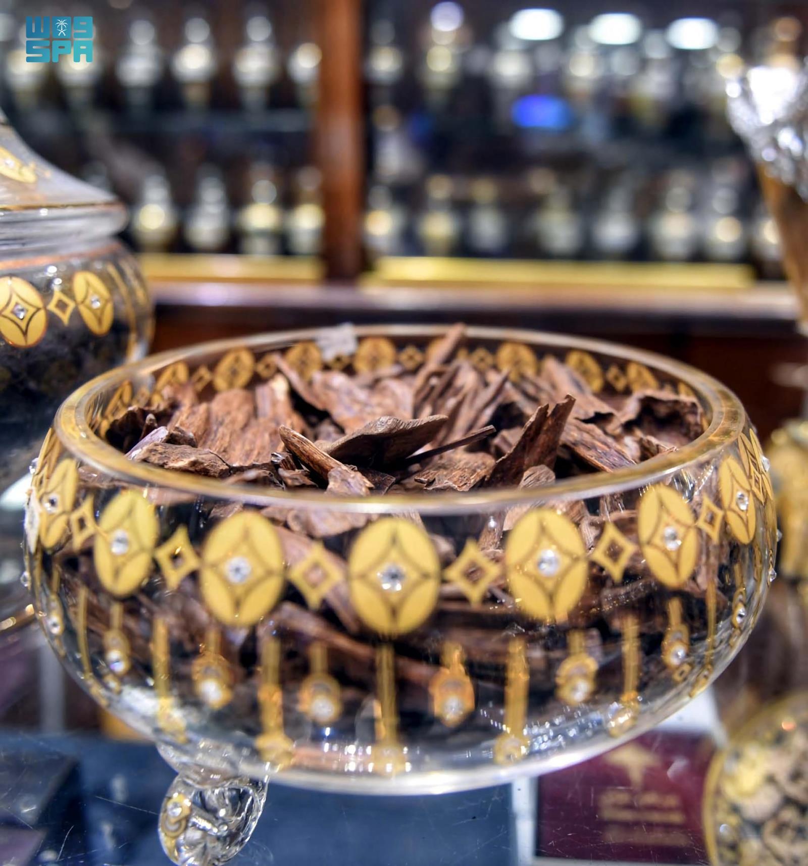 Jeddah's Oud and Incense Shops Buzz with Eid Festivities