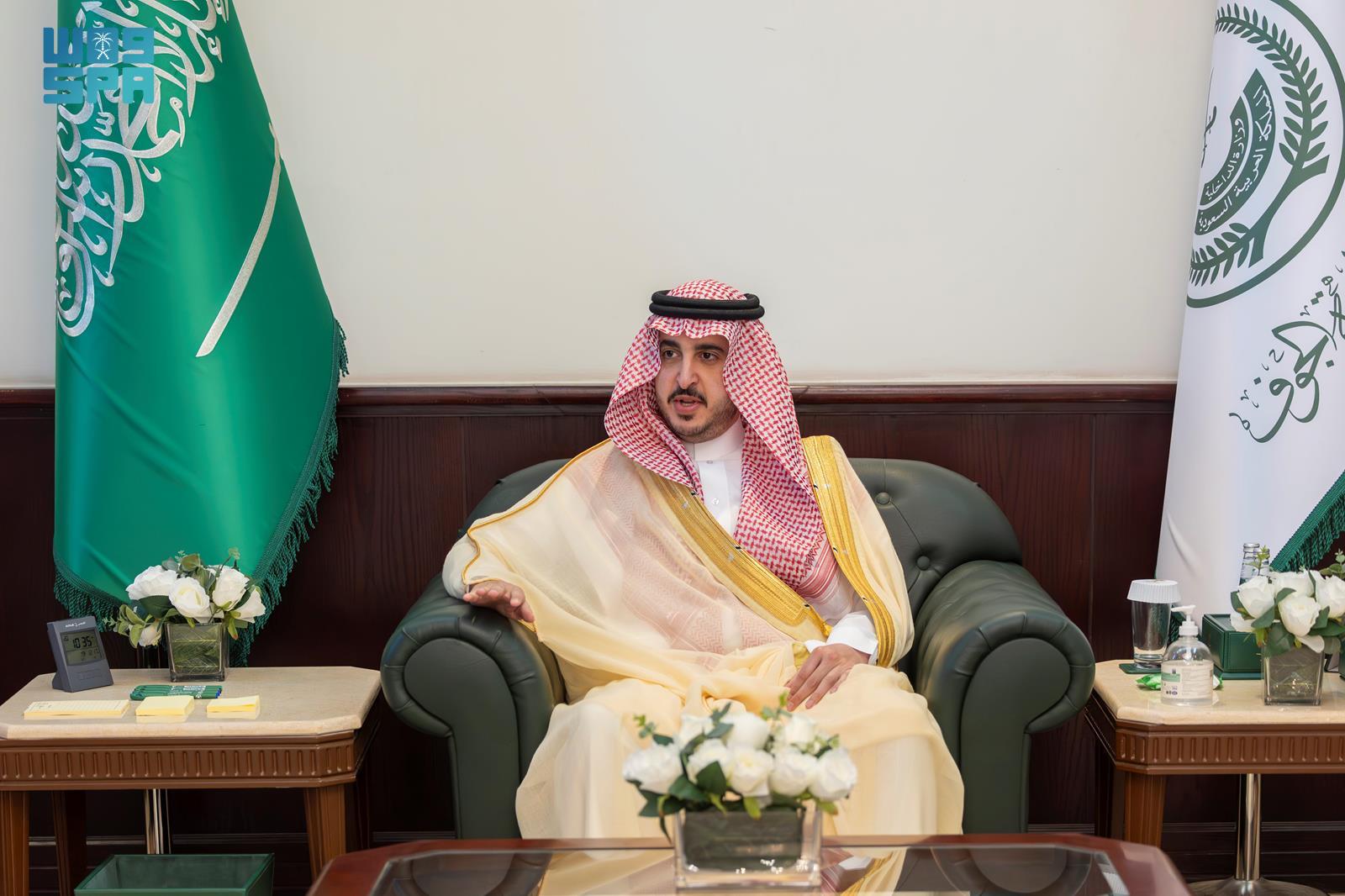 عام / أمير الجوف يستقبل مديري الإدارات الخدمية بمحافظة القريات