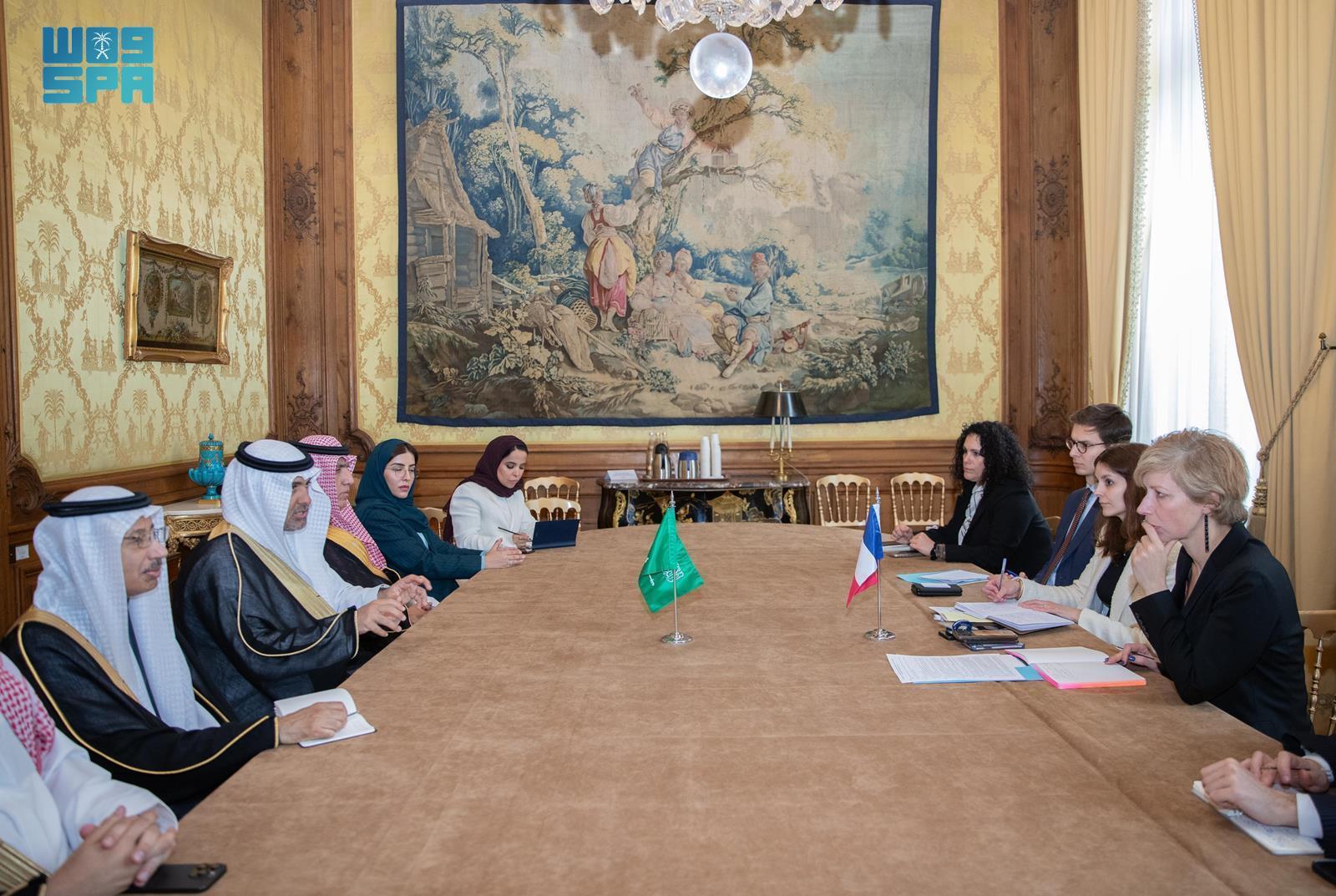 Health Minister Holds High-Level Meetings in Paris