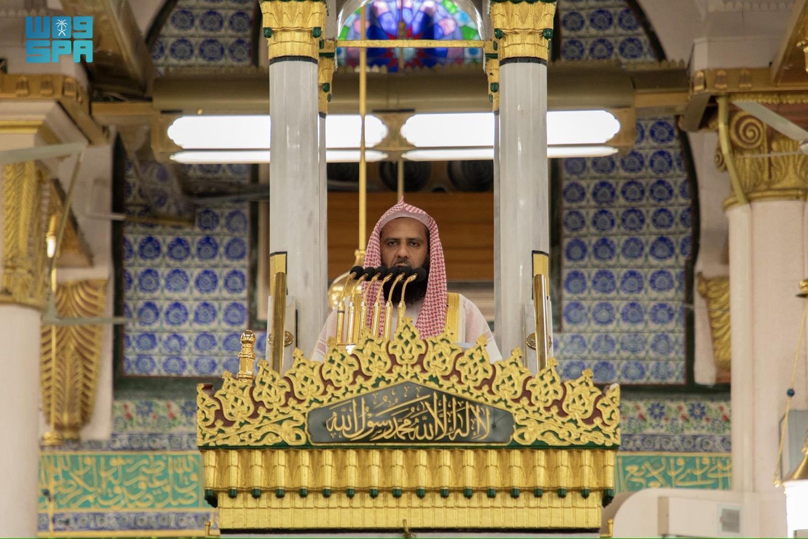 Prophet's Mosque Sermon Underscores Piety, Direct Supplication to Allah