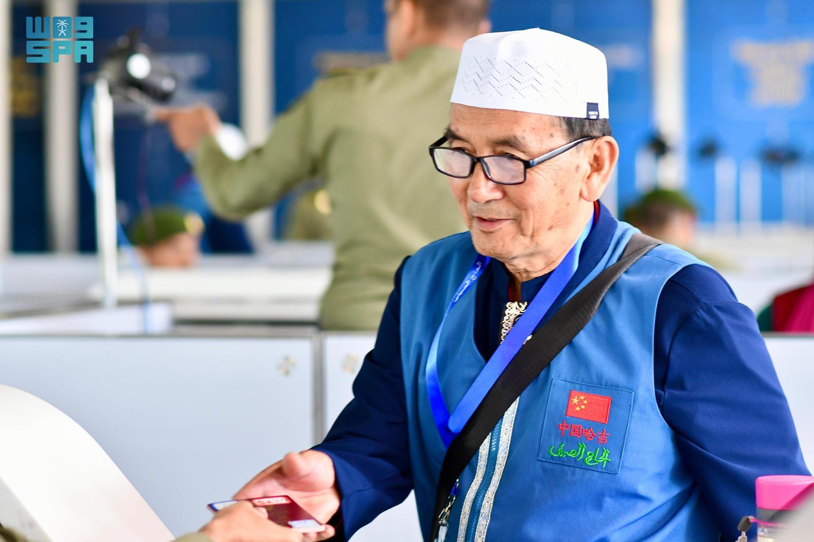 حج / جوازات مطار الأمير محمد بن عبدالعزيز بالمدينة المنورة تستقبل أولى ...