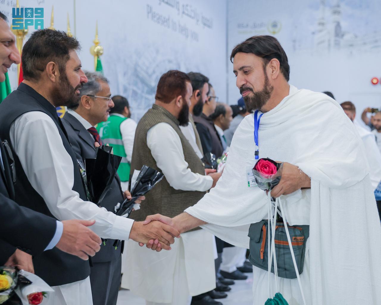 First Flights of 'Makkah Route' Pilgrims from Pakistan Arrive at King ...