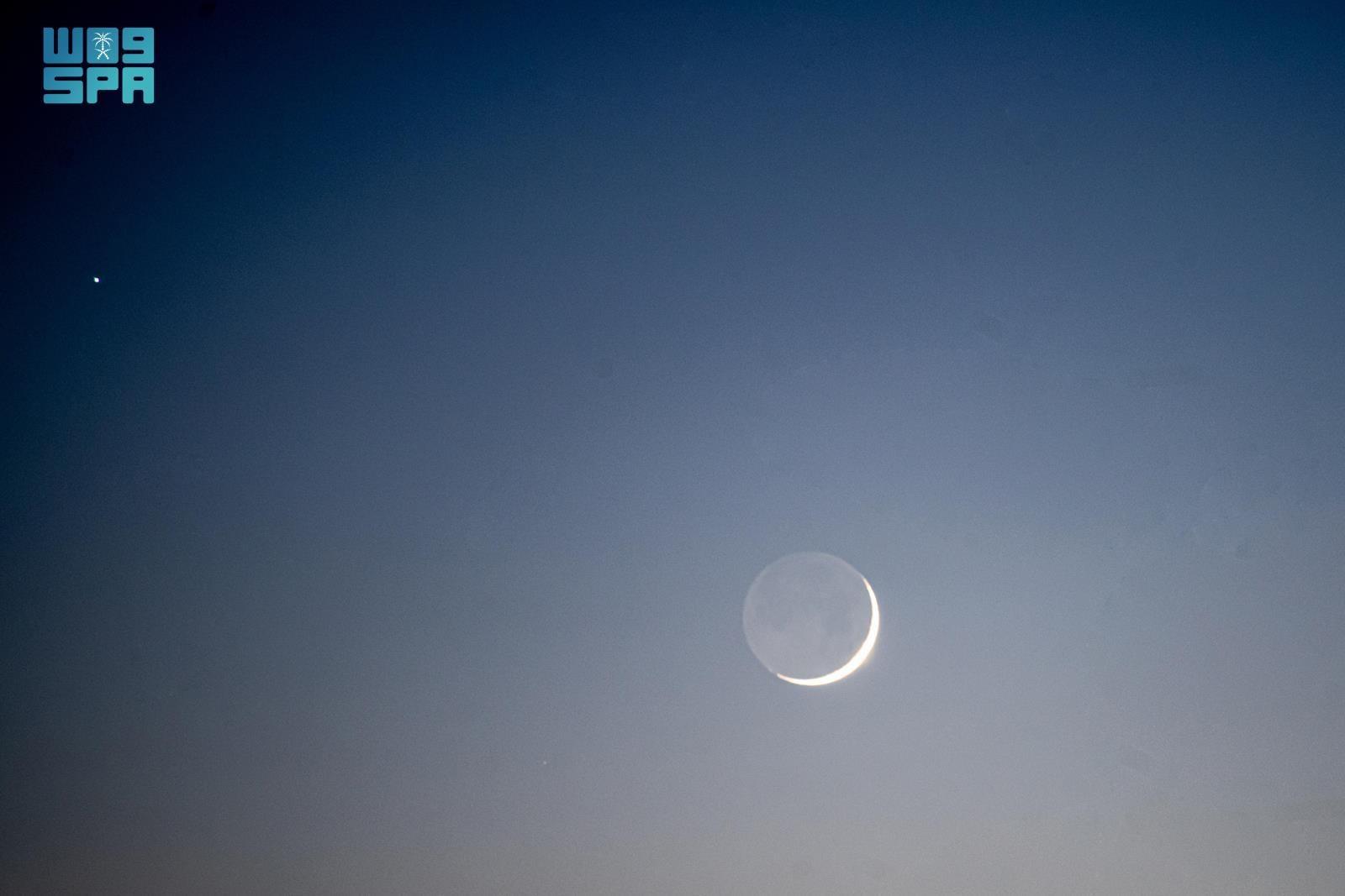 Safar Crescent Moon Aligns with Regulus over Northern Borders Region