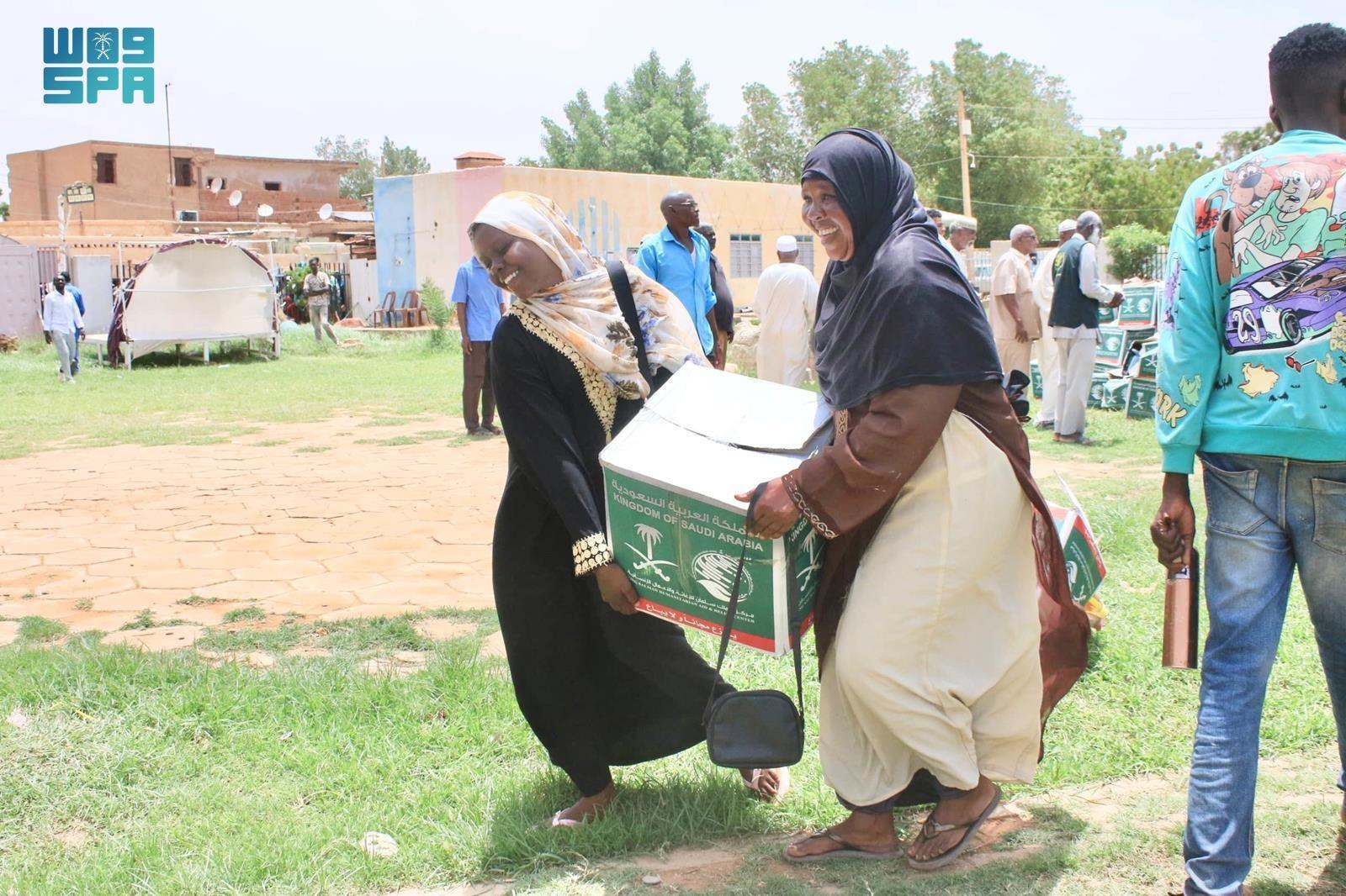 KSrelief Distributes 1,400 Food Baskets to Displaced Persons in ...
