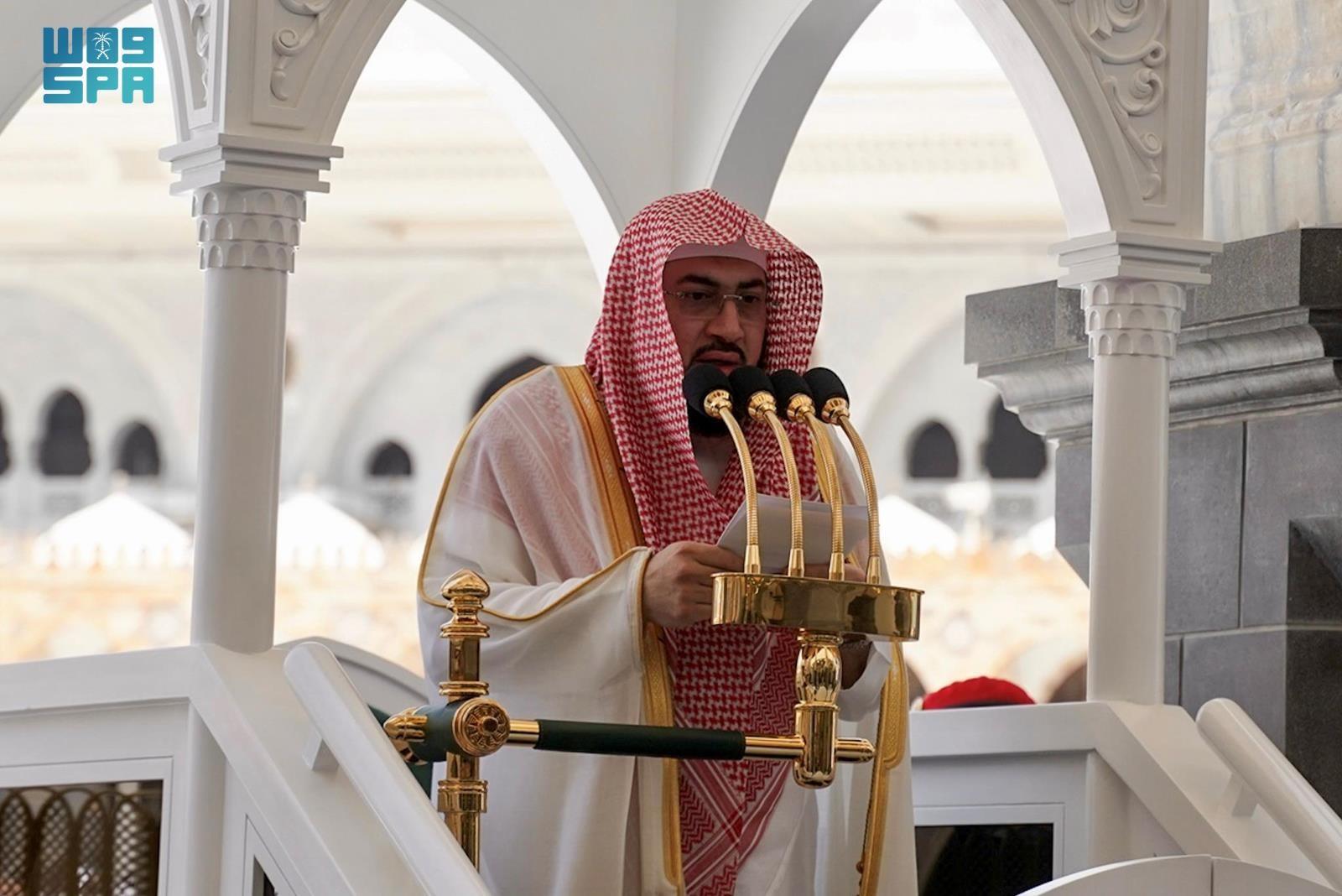 Grand Mosque Imam Warns Against Envy at Friday Sermon