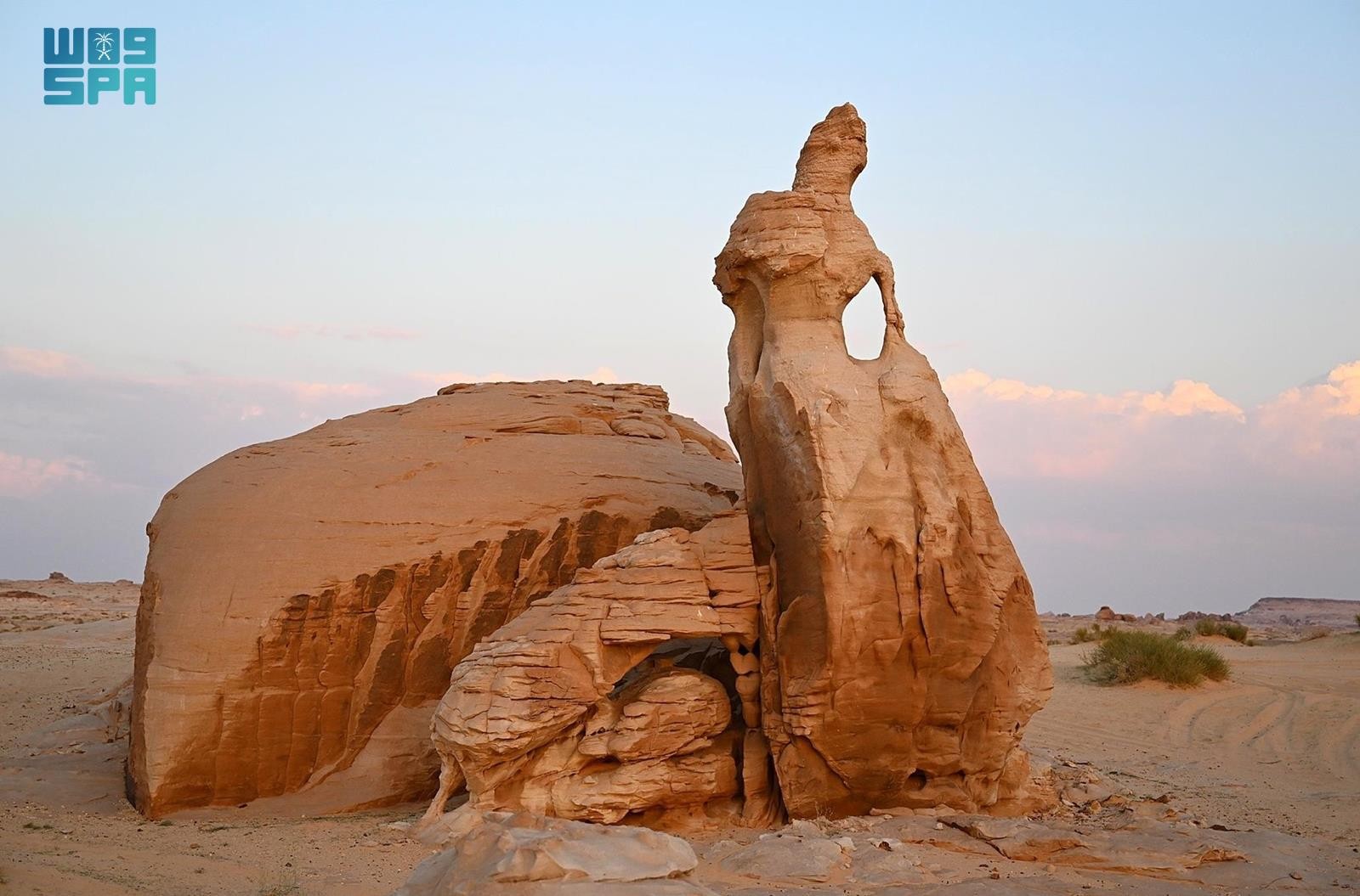 What Saudi rock formation resembles a bride in a desert gown?