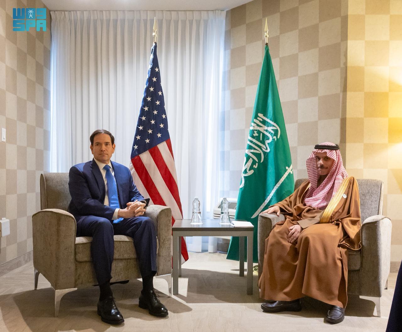 Foreign Minister, US Secretary of State Discuss Developments