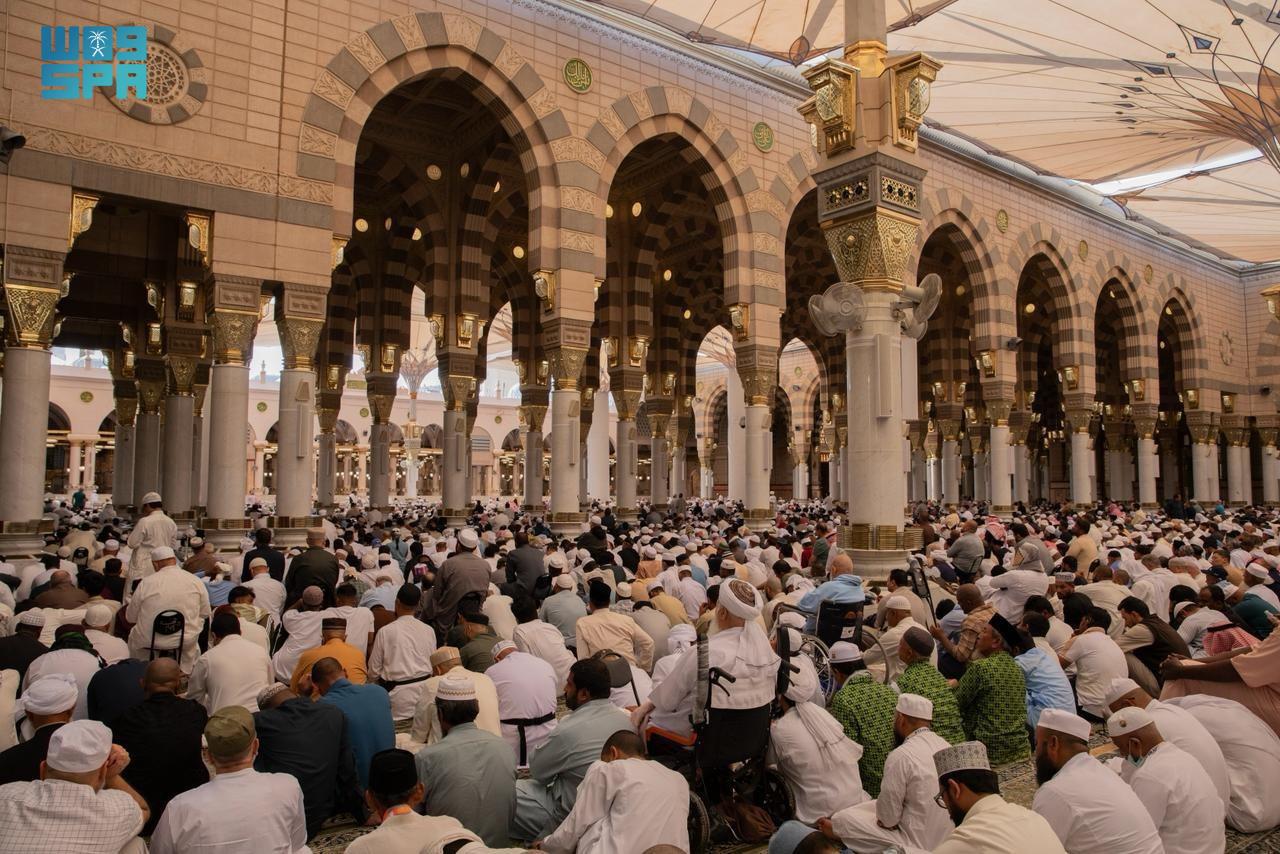 Prophet’s Mosque Imam Stresses Patience as Key to All Good in Friday Sermon
