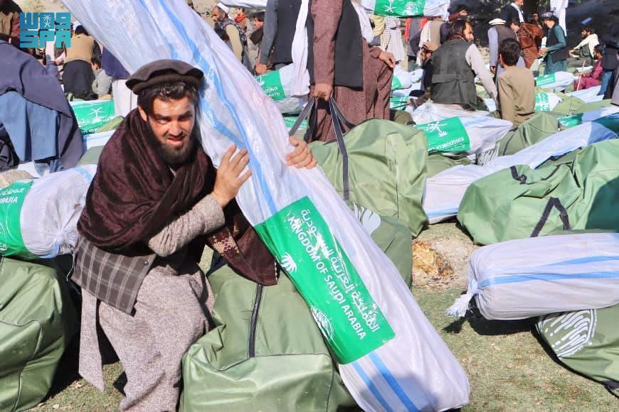 KSrelief Distributes 2,000 Shelter Kits in Afghanistan