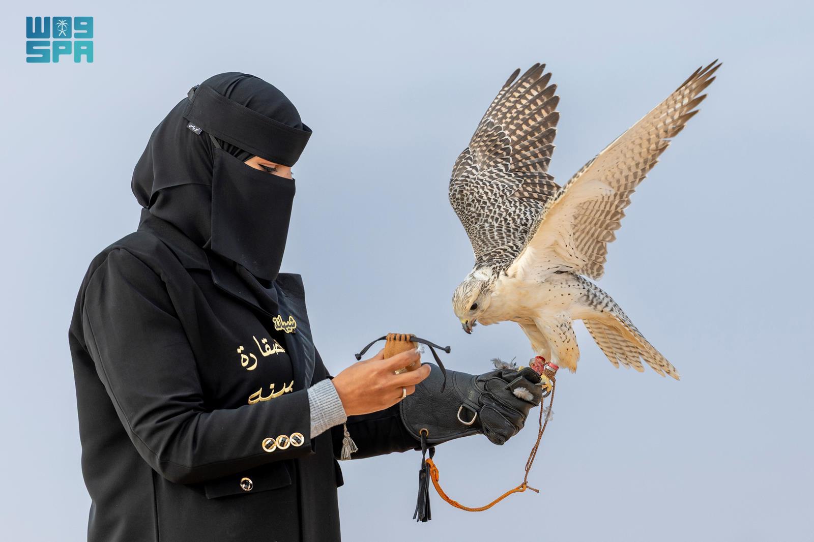 Saudi Female Falconer Turns Childhood Passion into Mastery of Falconry
