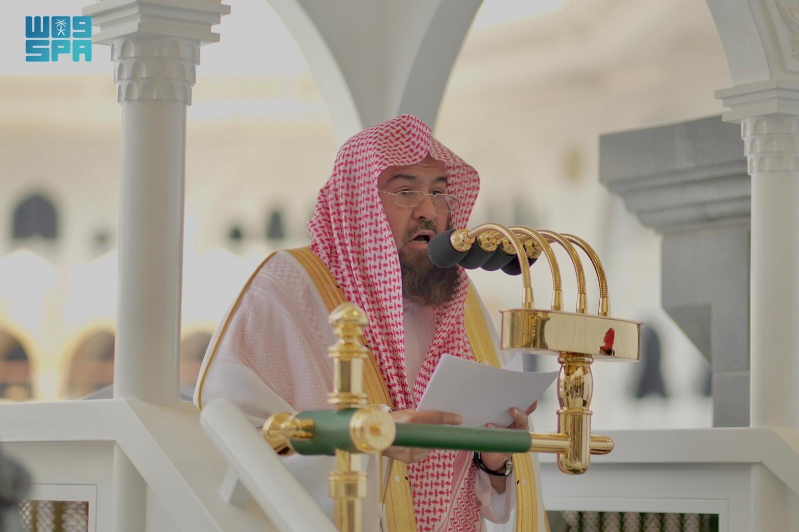 Grand Mosque Imam Warns Against Injustice and Materialism in Friday Sermon