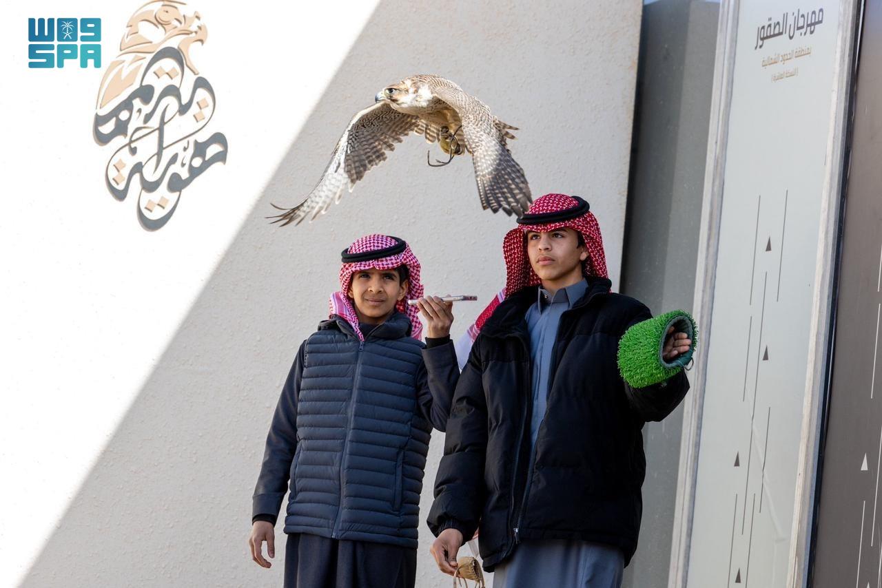 Turaif Falcon Festival Nurtures Falconry Skills Among Younger Generations